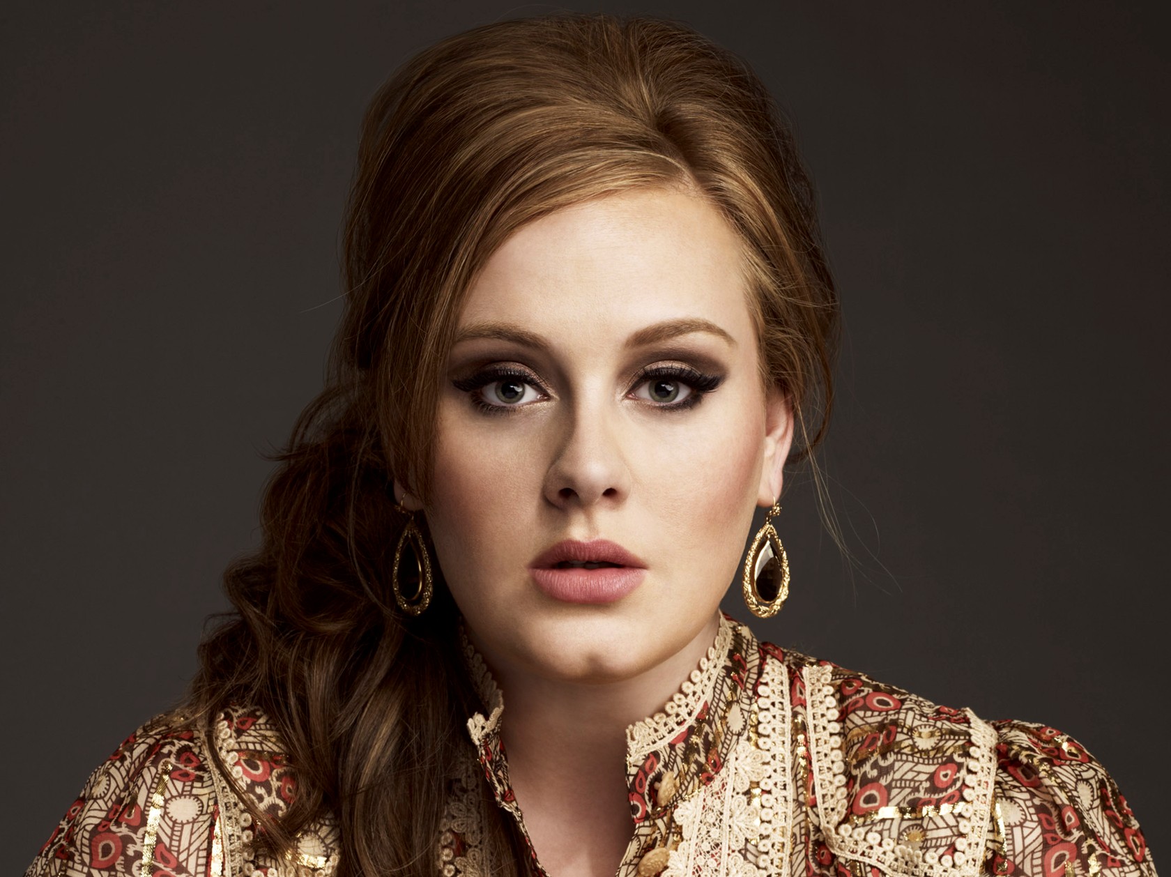 The Sunday Times: Adele este cea mai bogată cântăreața britanică ...