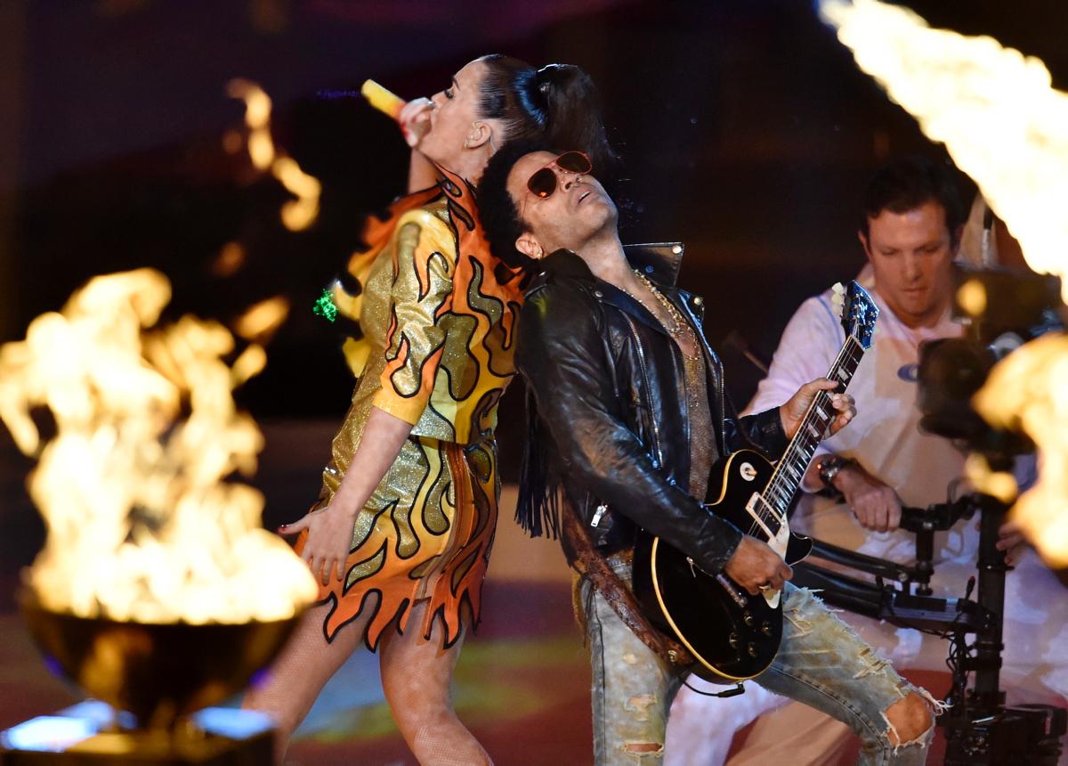 Lenny Kravitz cântă cu Katy Perry la Super Bowl 2015 : Europa FM