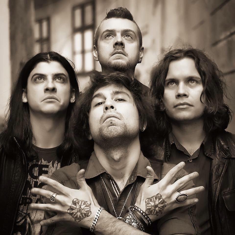 Bosquito – Două mâini : Europa FM