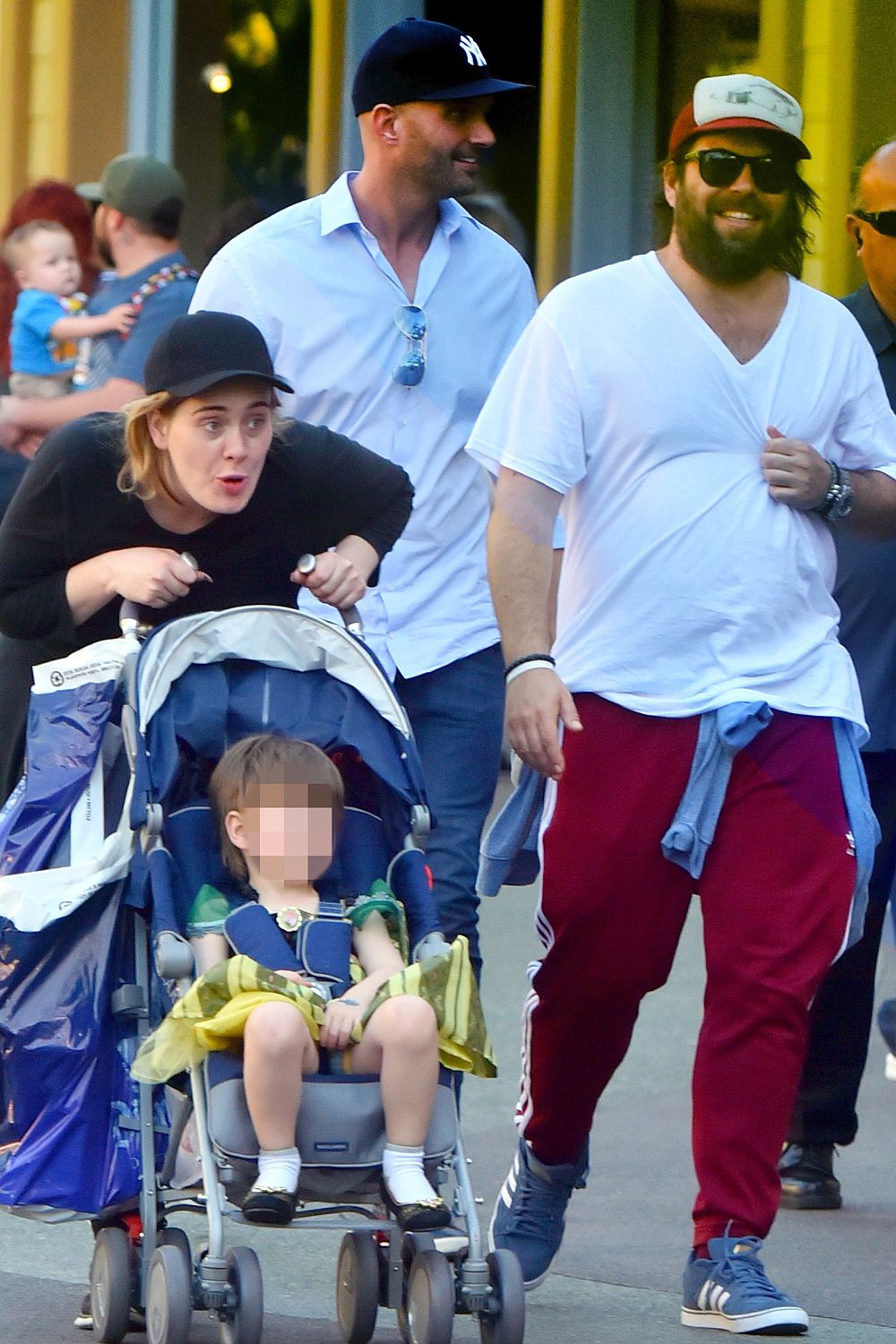 Adele confirmă că s-a căsătorit cu Simon Konecki : Europa FM