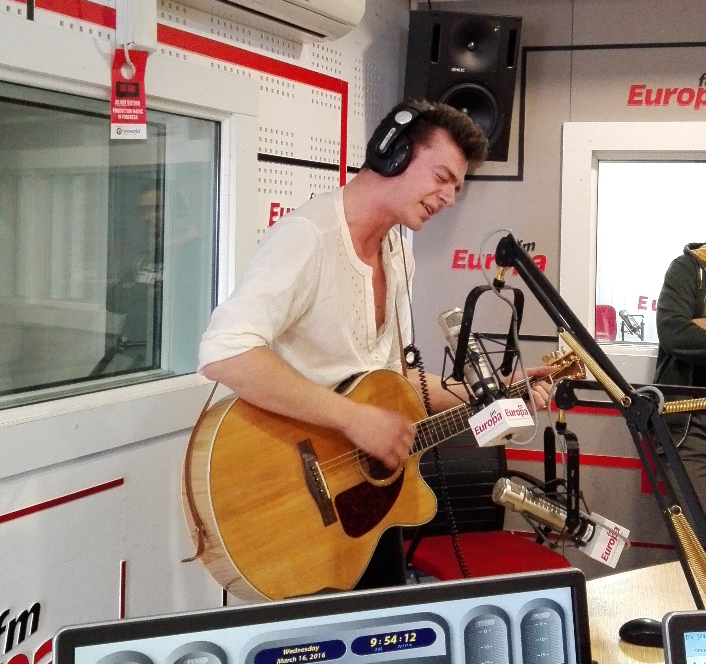 Jean Gavril vrea să înregistreze o piesă cu Mihail – VIDEO : Europa FM