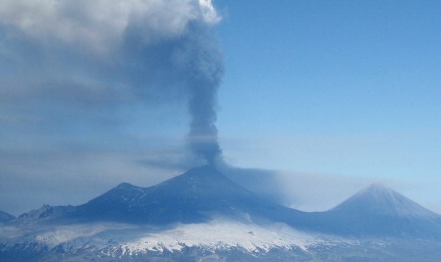 Erupţie neaşteptată a unui vulcan din Alaska : Europa FM