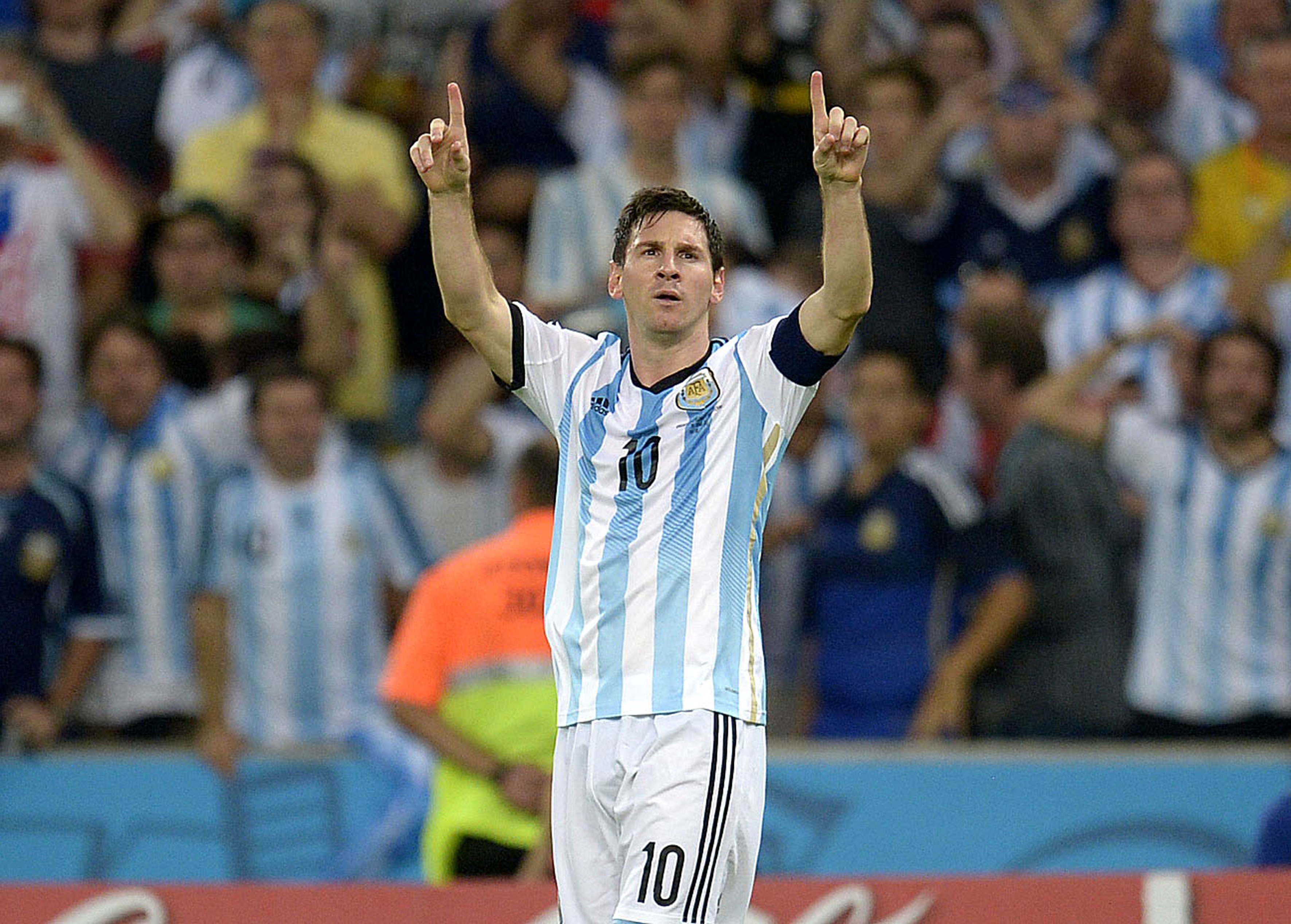 Messi a ajuns la 50 de goluri marcate pentru naţionala Argentinei ...