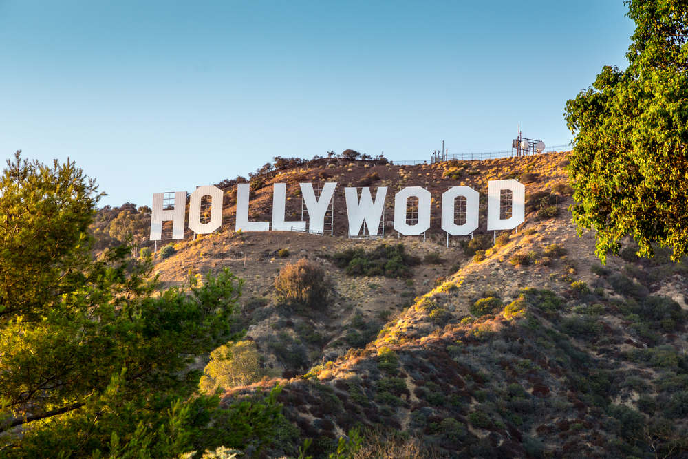 Semnul “HOLLYWOOD” a fost iniţial o reclamă pentru un proiect imobiliar ...