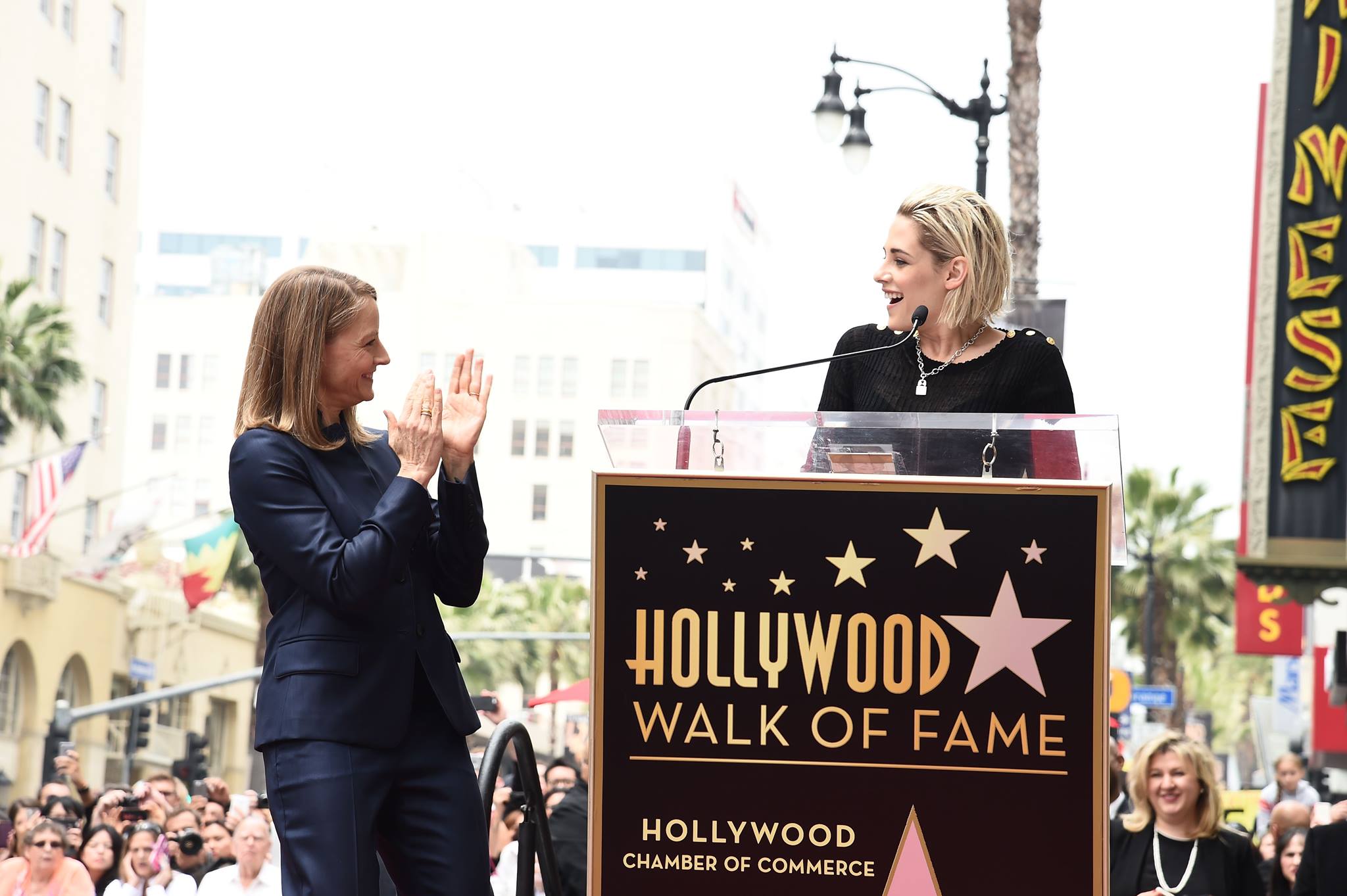Jodie Foster a primit o stea pe Walk of Fame din Hollywood – GALERIE ...
