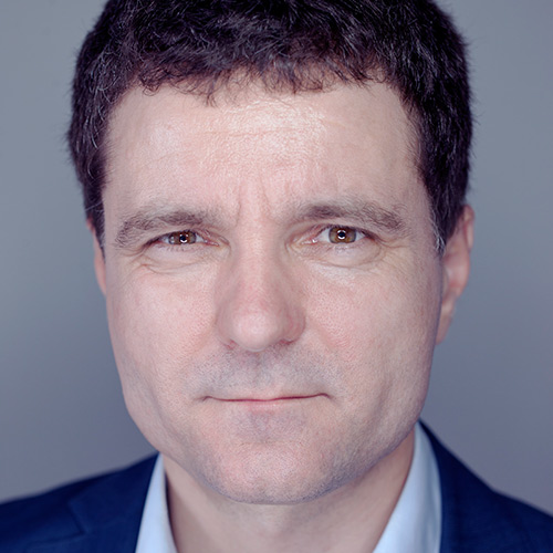 Nicușor Dan s-a reînscris în USR și a semnat protocolul de constituire ...