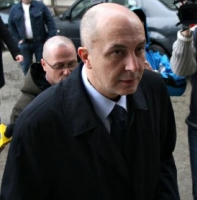 Omul de afaceri Puiu Popoviciu, dat în urmărire naţională : Europa FM