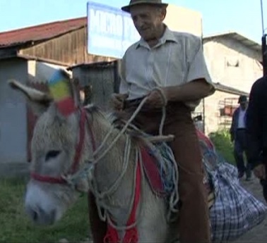 Un vrâncean a venit la vot călare pe măgar : Europa FM