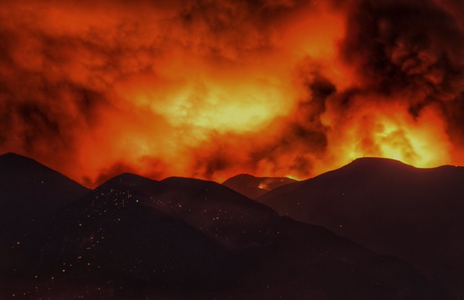 SUA: Incendiu forestier, în apropiere de Los Angeles : Europa FM