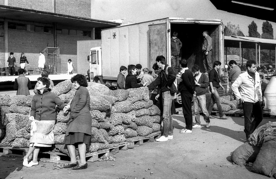 Viaţa unui român din perioada comunistă în fotografii – GALERIE FOTO ...