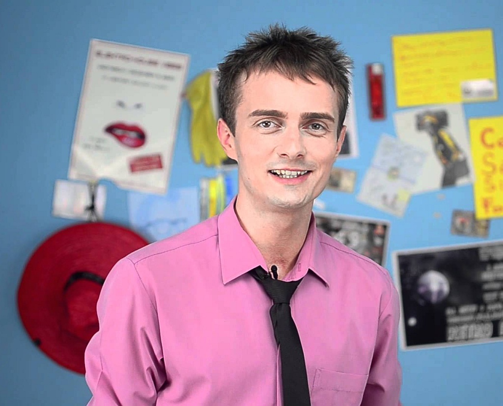 Mikey Hash vrea să-şi treacă numele “de scenă” în buletin – VIDEO ...