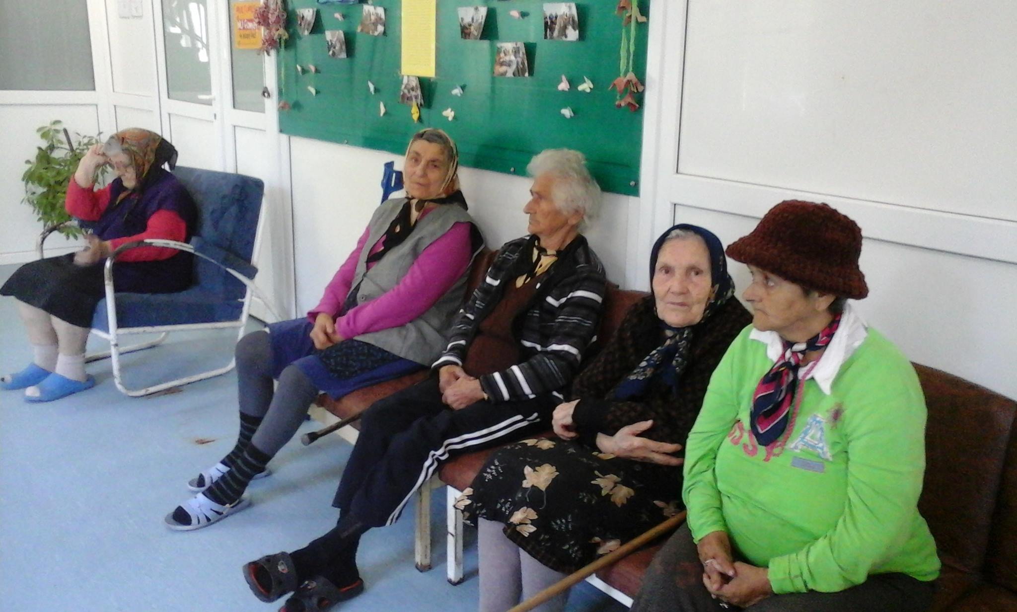 Aproape 60 de bătrâni singuri din Valea Jiului nu mai pot beneficia de ...