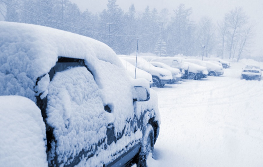 Mii de oameni, blocaţi în maşini pe o autostradă din Spania. Cod roşu ...