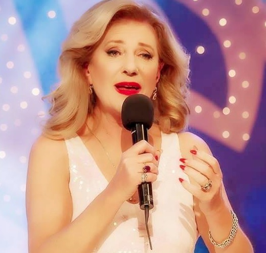 Cântăreața Stela Enache, la aniversare : Europa FM