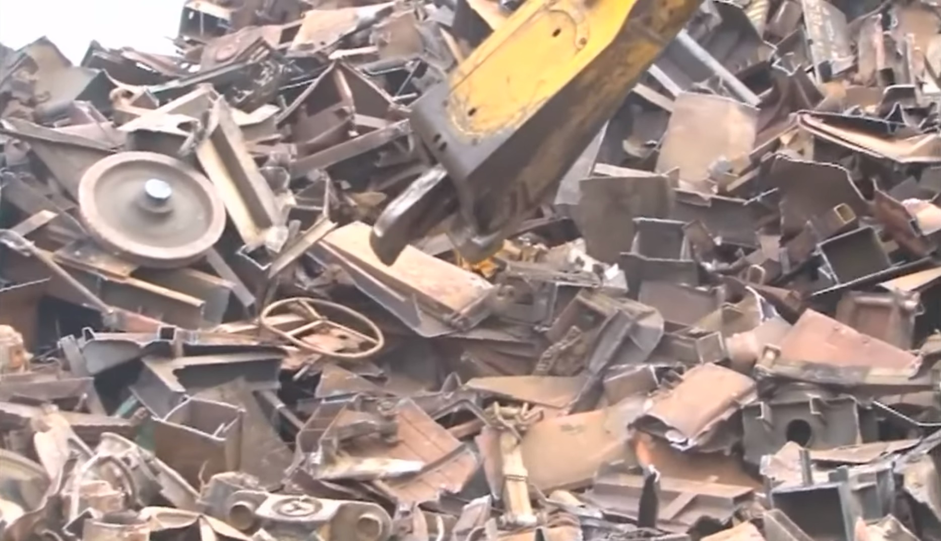 Într-o singură zi, aproape 50 de tone de deșeuri au fost oprite la vama ...