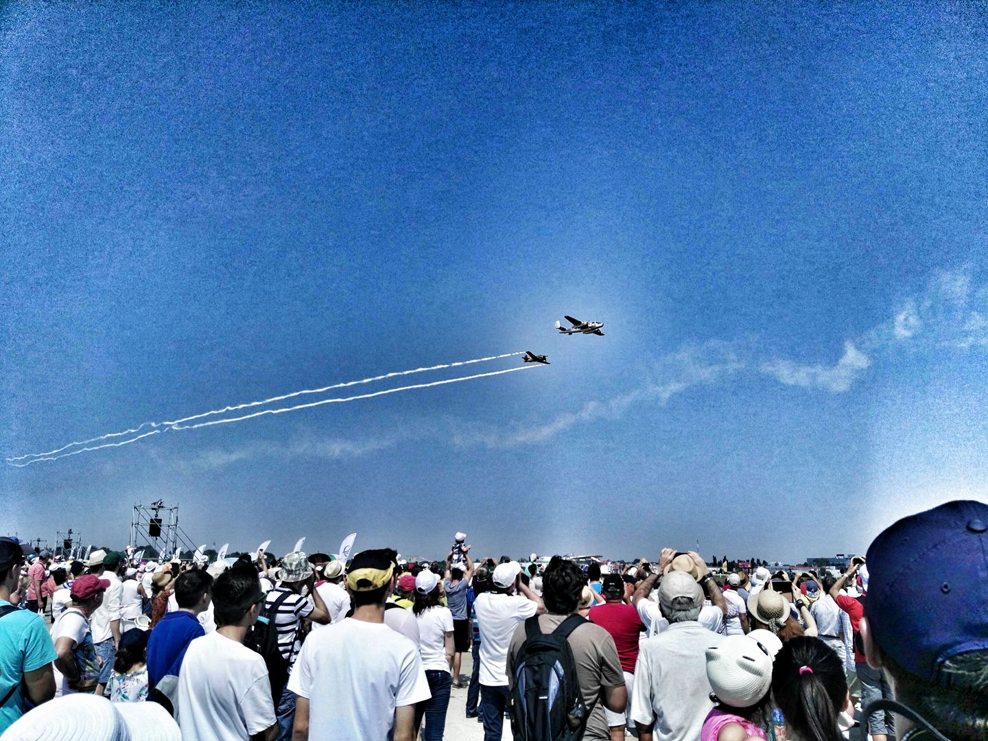 Cel mai mare show aviatic al anului are loc azi, pe Aeroportul Băneasa ...