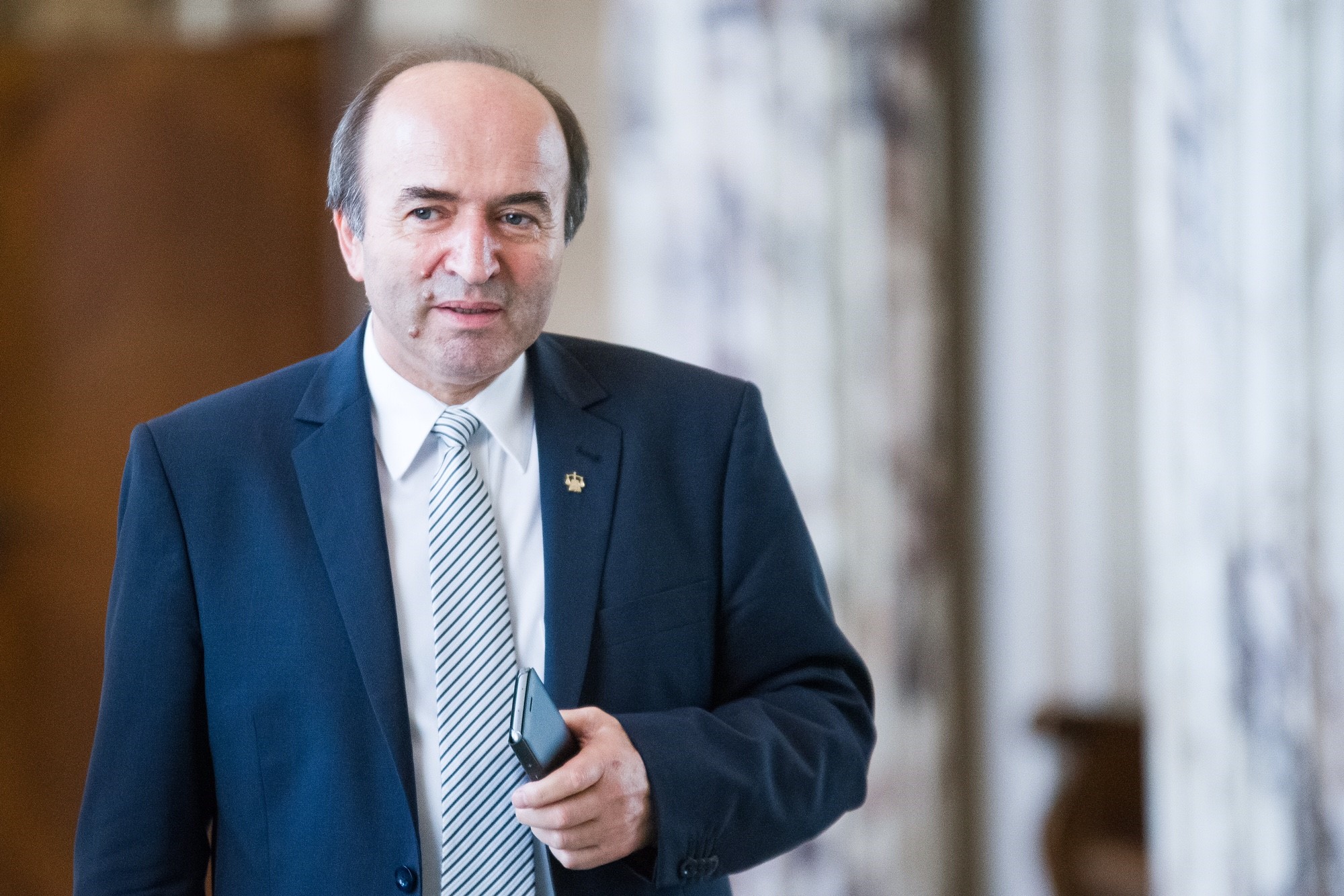 Tudorel Toader anunță că își va prezenta demisia premierului Vioricăi ...