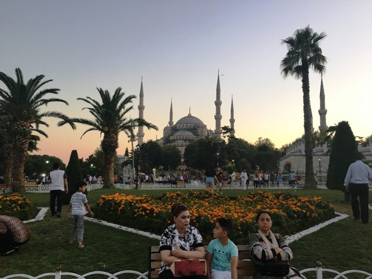 Moscheea Albastră: Legenda celor şase minarete – GALERIE FOTO : Europa FM