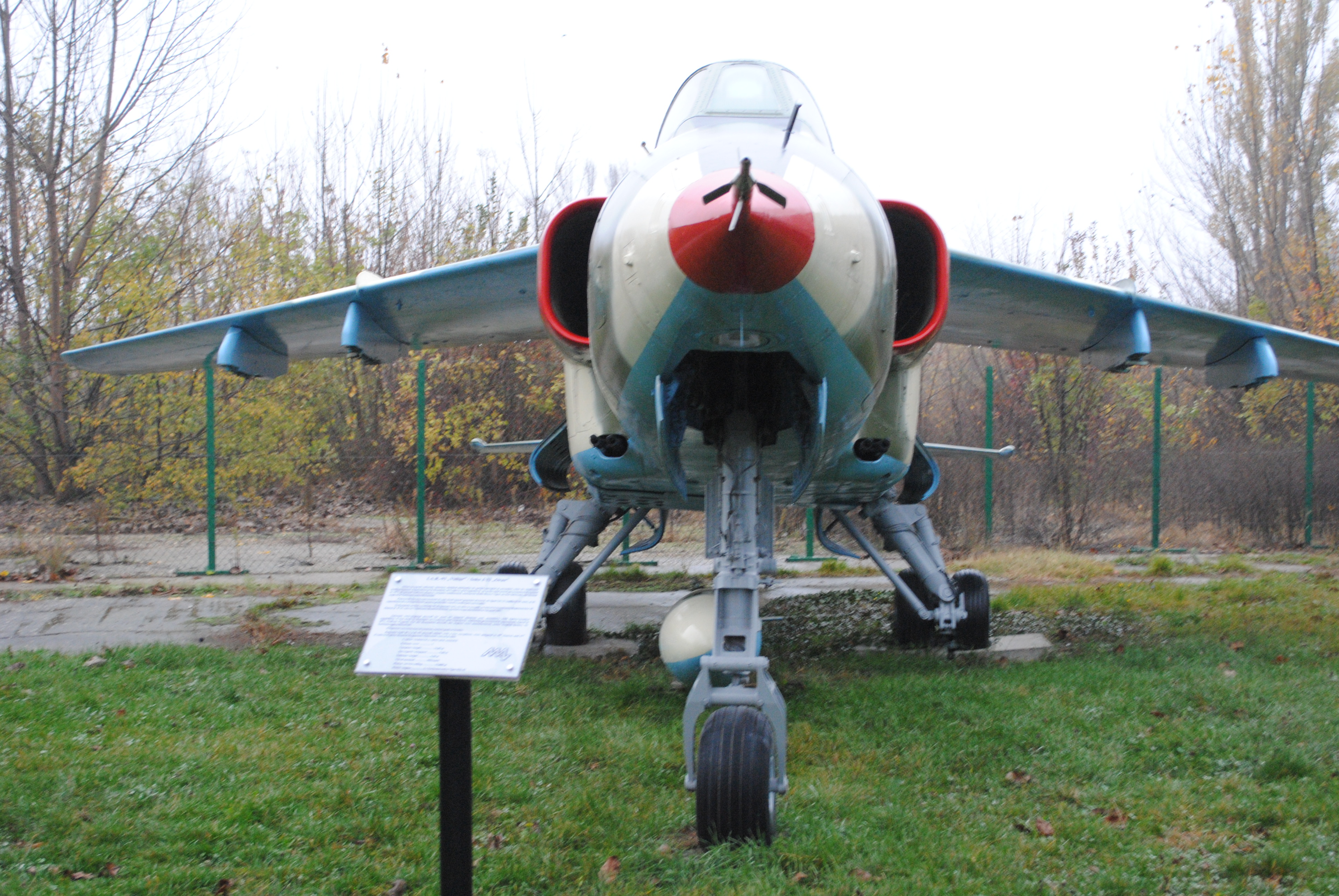 Obiecte cu poveste: IAR 93 Vultur, primul avion de luptă cu reacție ...