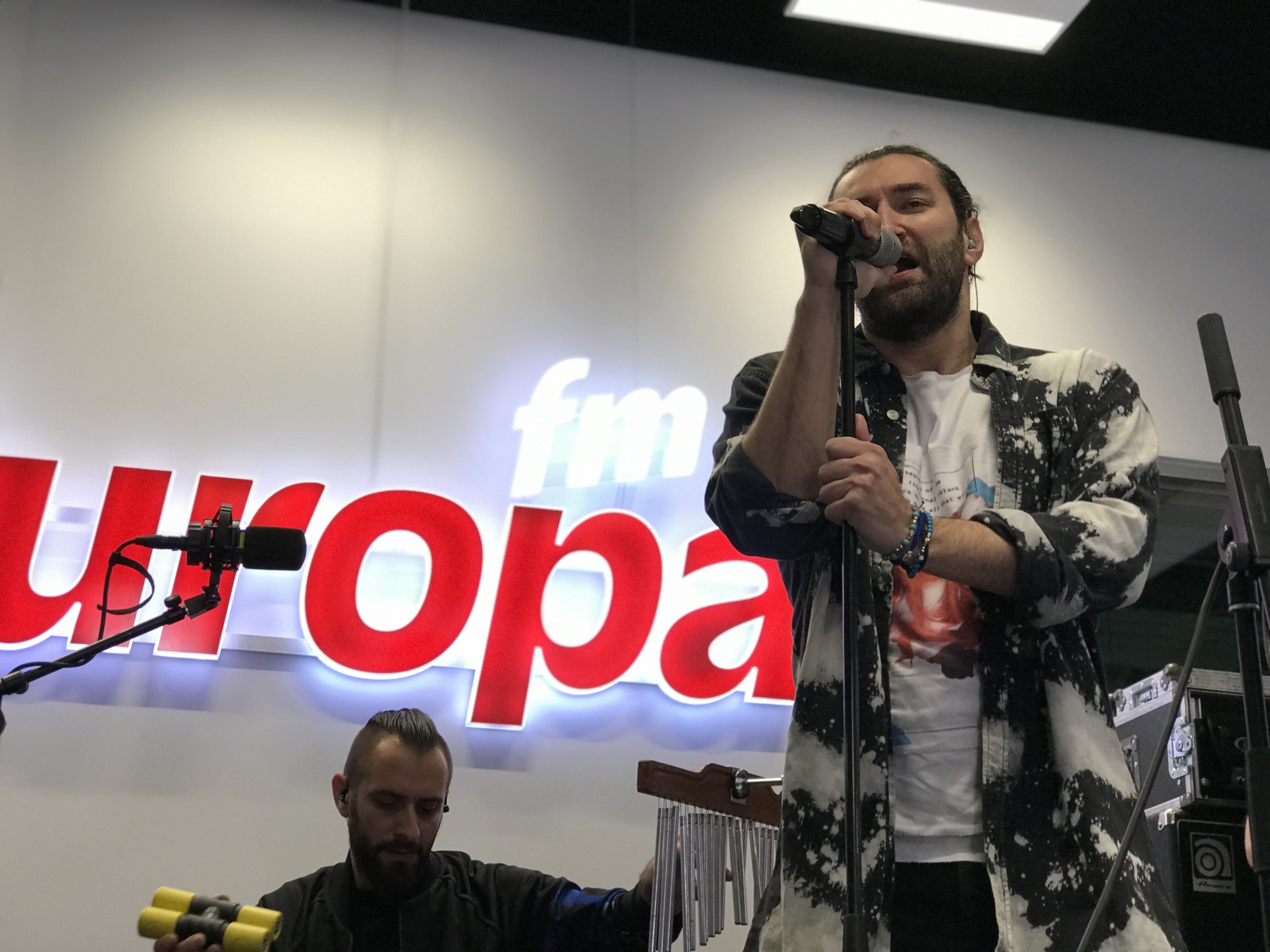 Smiley cântă live, în premieră, piesa “Vals” – VIDEO : Europa FM