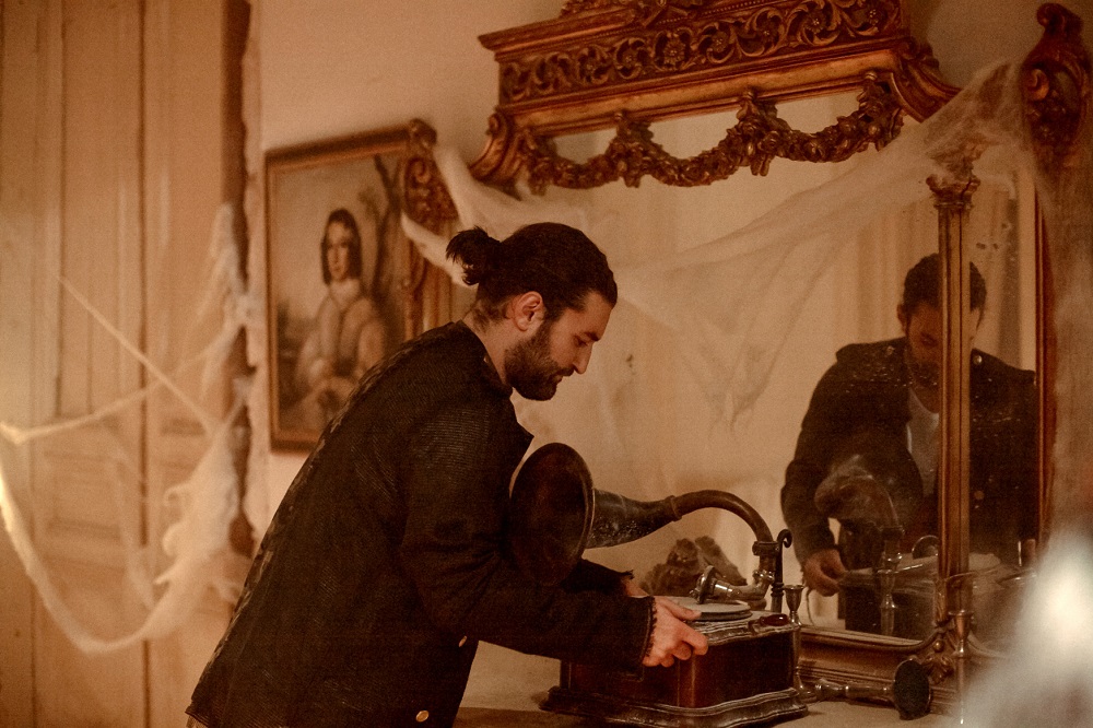 Smiley lansează piesa „Vals” – VIDEO : Europa FM