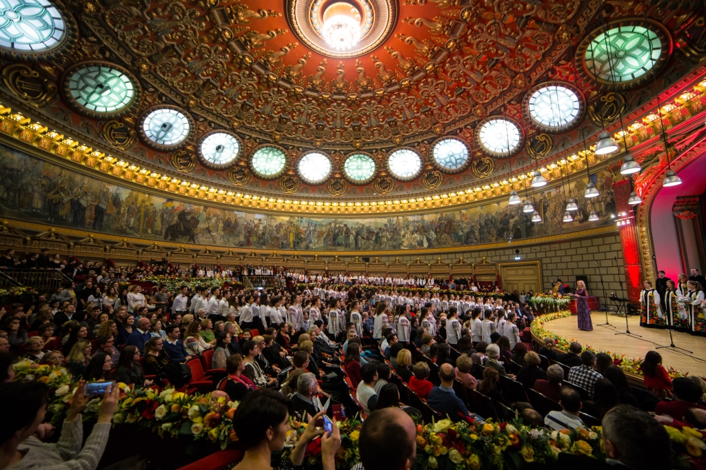 Concertul extraordinar de Crăciun susținut Corul Național de Cameră ...