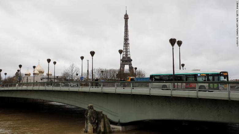 Alertă de inundații la Paris : Europa FM