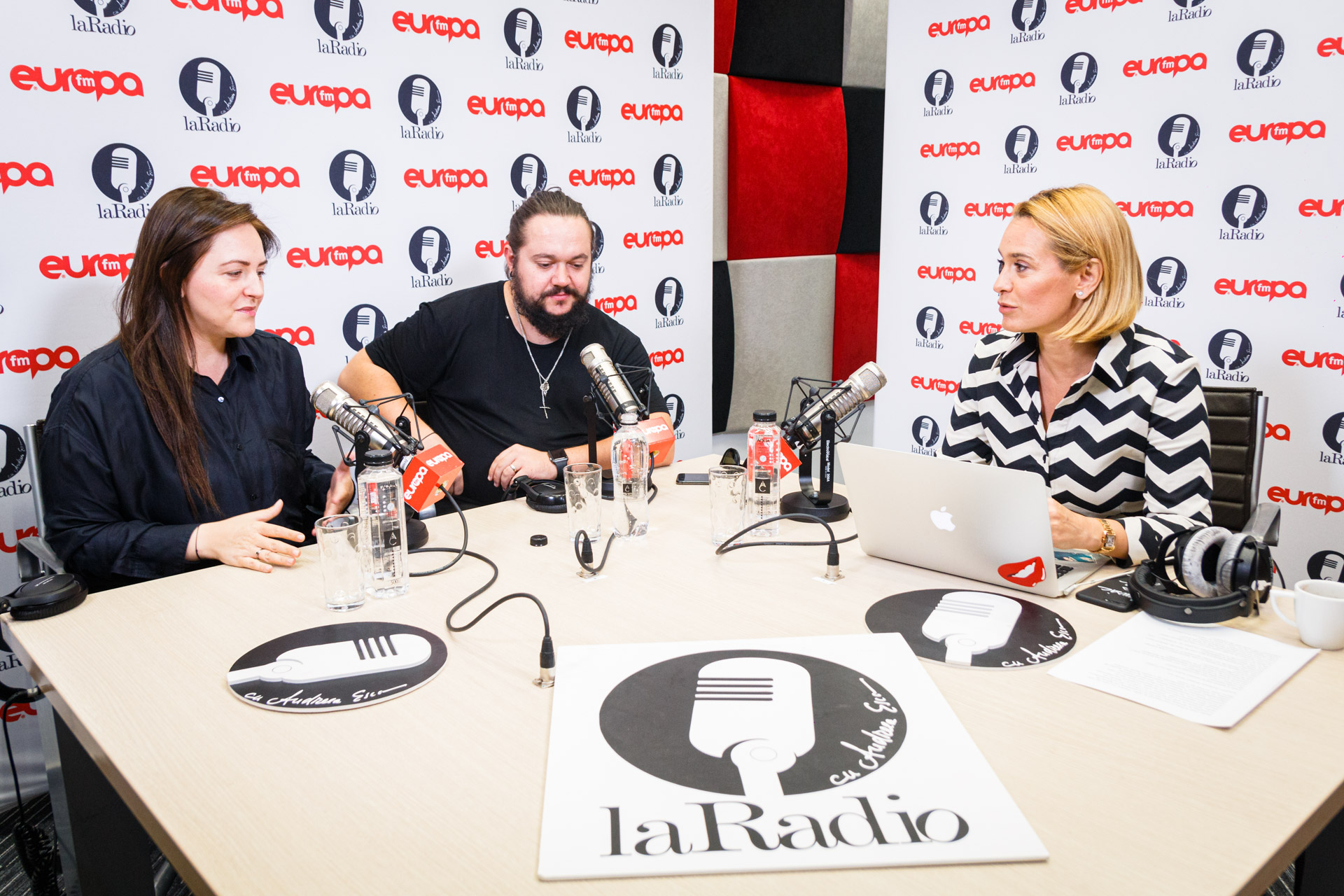 La Radio cu Andreea Esca şi Andreea şi Andrei Grosu (UNTEATRU) – VIDEO ...