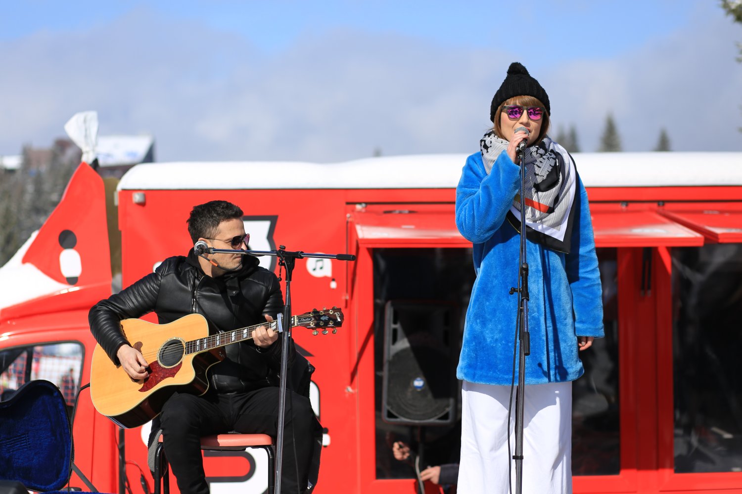 Alexandra Ungureanu a pus cele mai frumoase emoții pe note muzicale ... Alexandra Ungureanu a pus cele mai frumoase emoții pe note muzicale ...