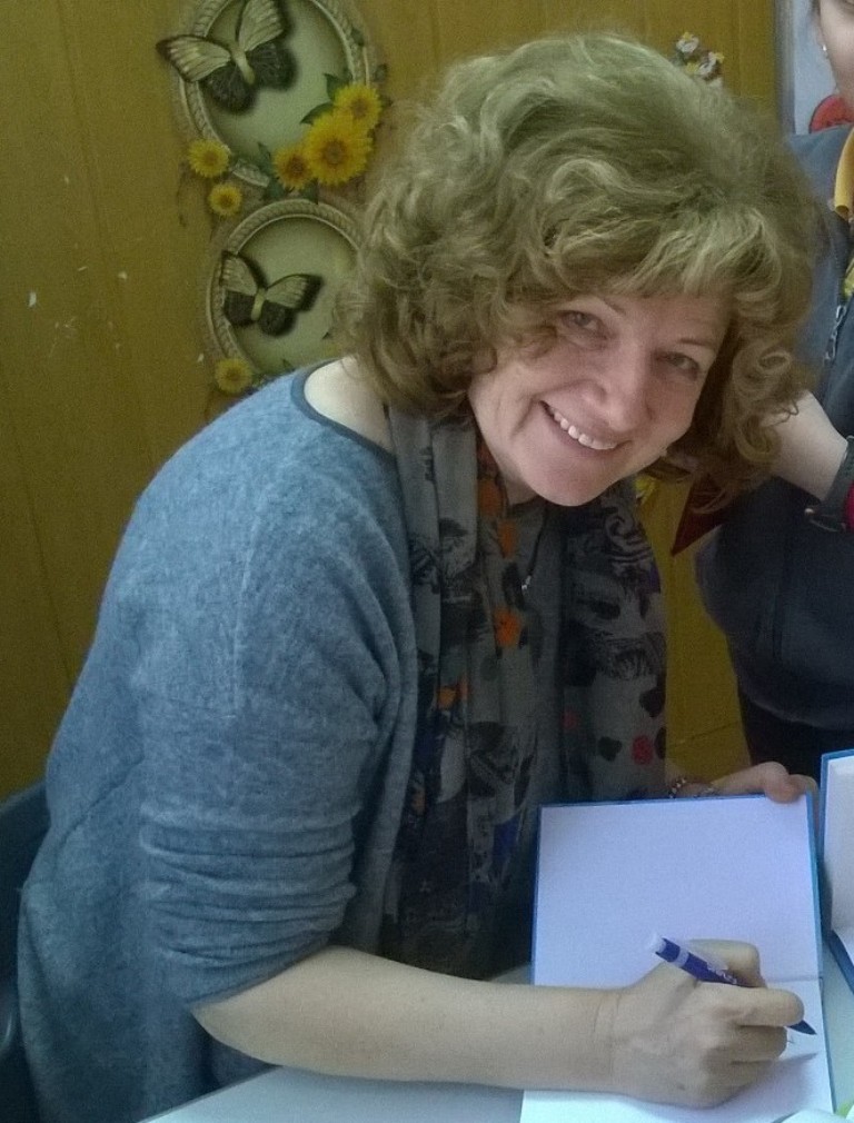 Citește românește | Laura Grűnberg: “În așteptarea noii normalități ...