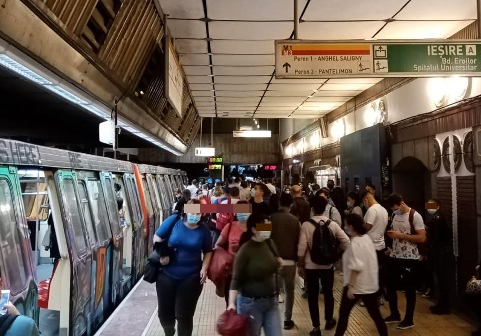 Aglomerație la metrou, după o defecțiune la un tren : Europa FM