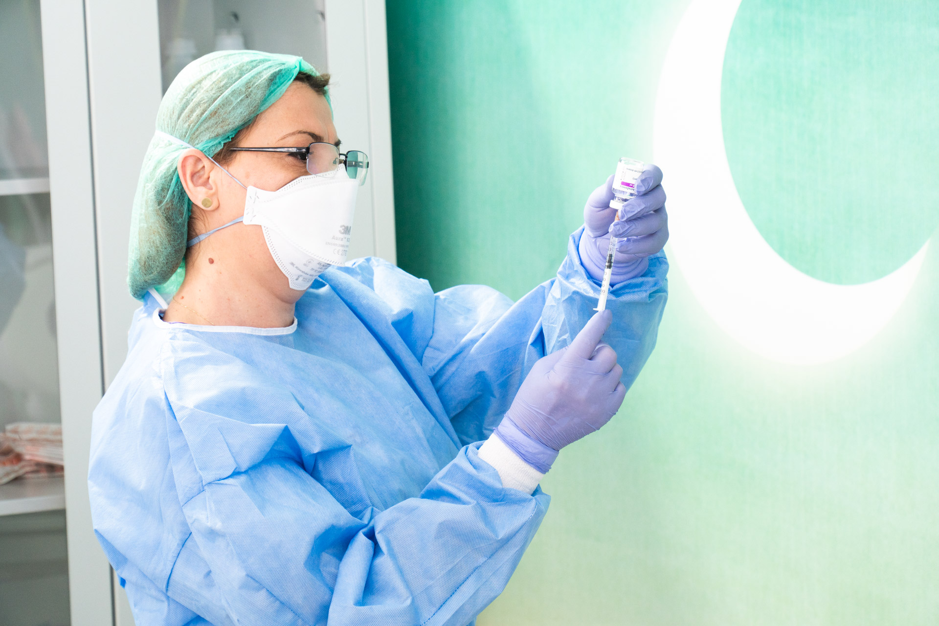 Doctorul Valeriu Gheorghiță spune cum se pot programa la vaccinare cu ...