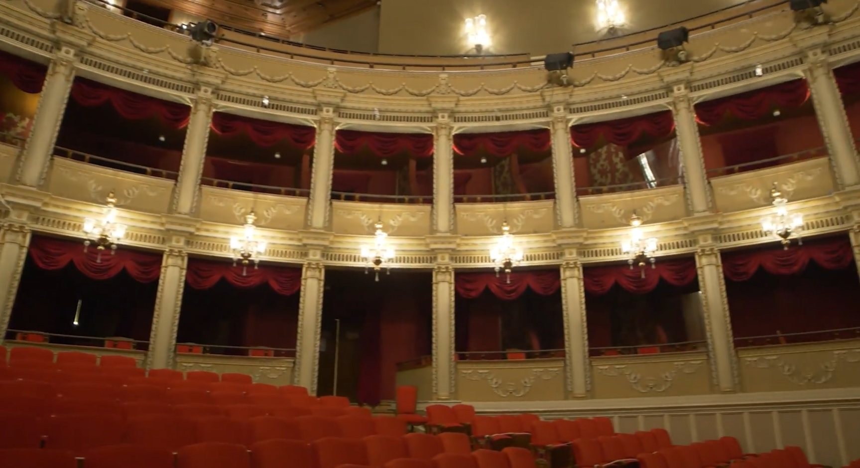 Opera Naţională Bucureşti reia reprezentaţiile cu public : Europa FM