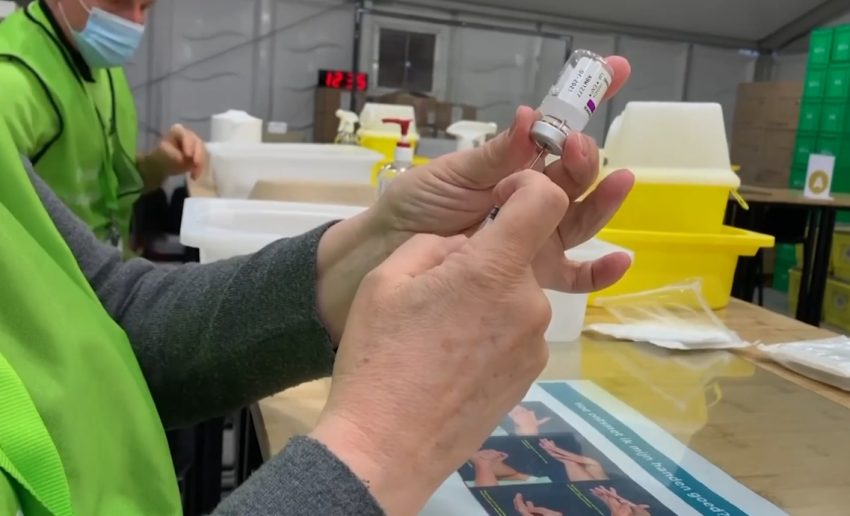 Un studiu realizat în SUA arată că vaccinarea a salvat viețile a ...