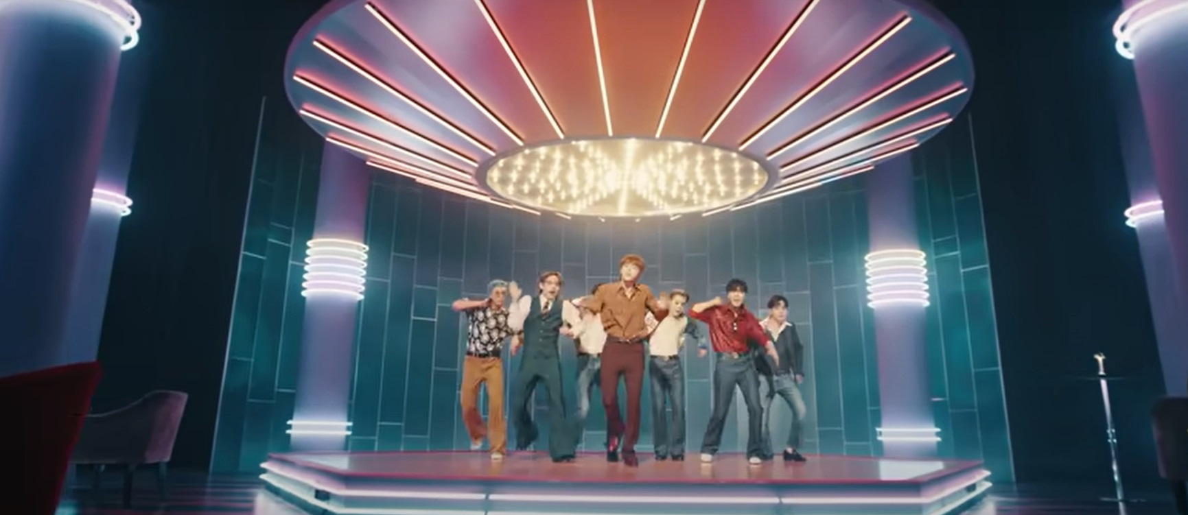 Videoclipul „Dynamite” a depășit 1 miliard de vizualizări pe YouTube ...