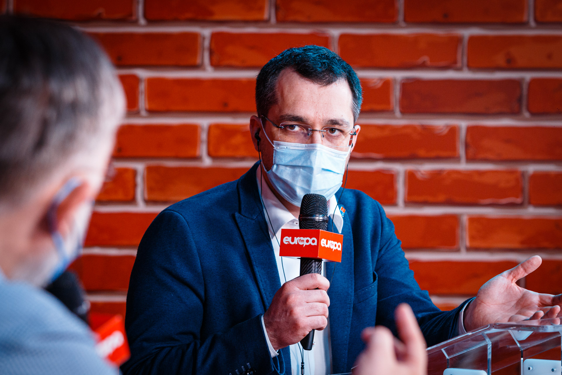 Voiculescu, către Cîţu: Fără concursuri aranjate, fără numiri fără ...