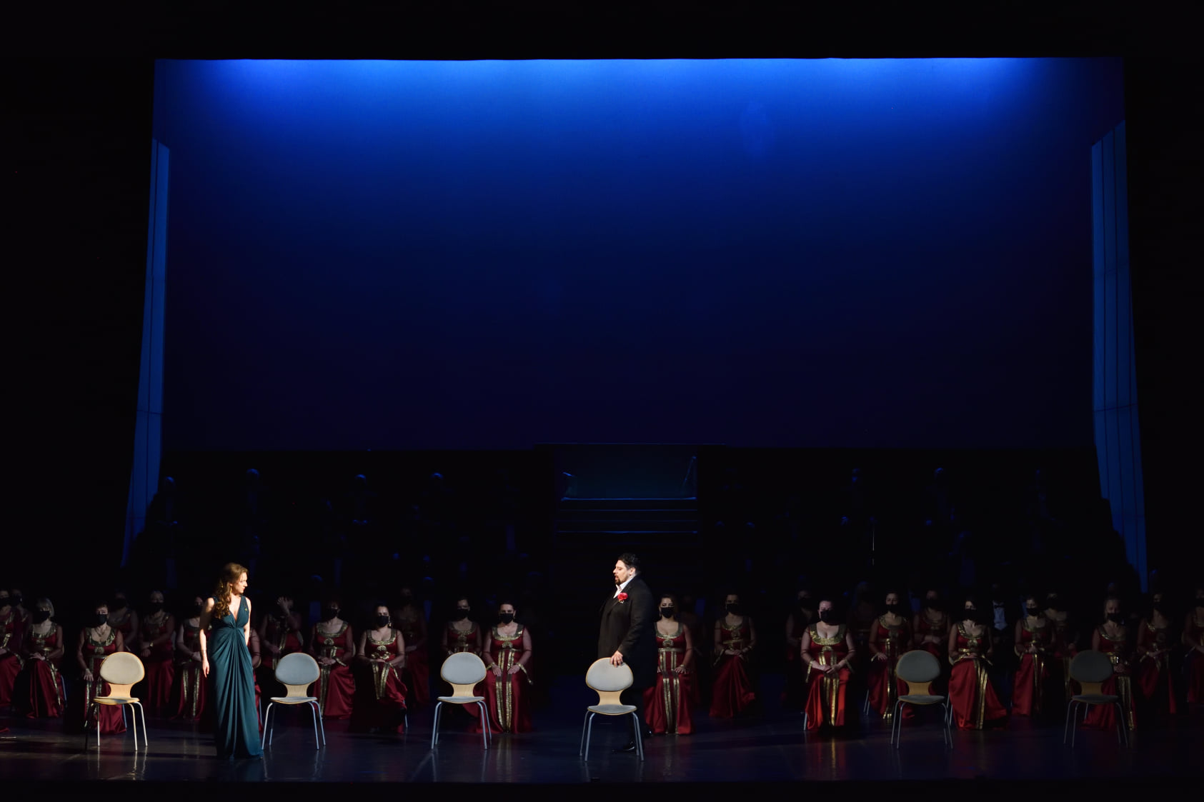 Opera Națională București va organiza două spectacole-pilot, cu ...