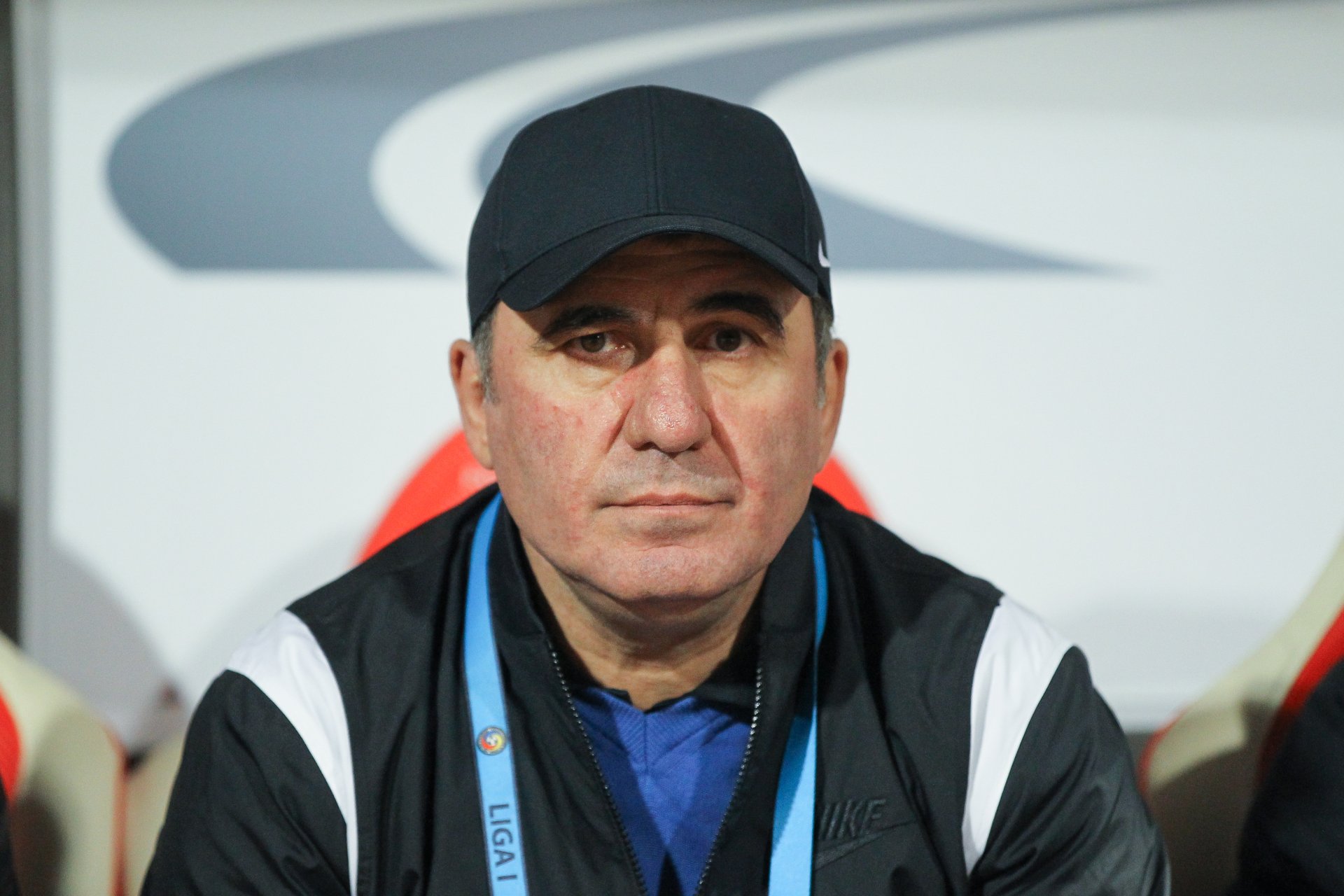 Gheorghe Hagi va fi decorat de președintele interimar cu Ordinul ...