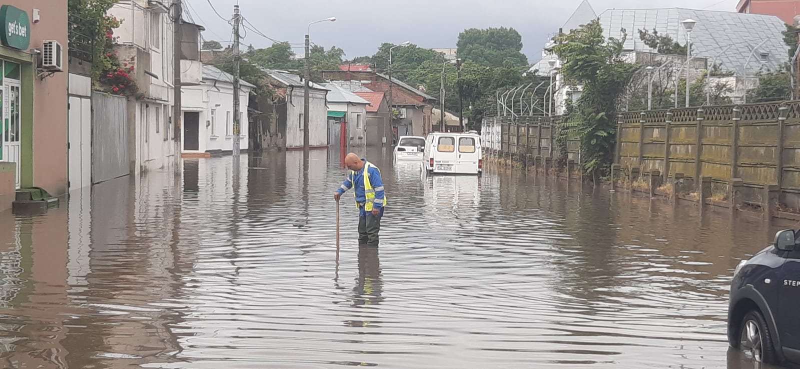 Ploile torențiale au provocat inundații la Galați | VIDEO : Europa FM