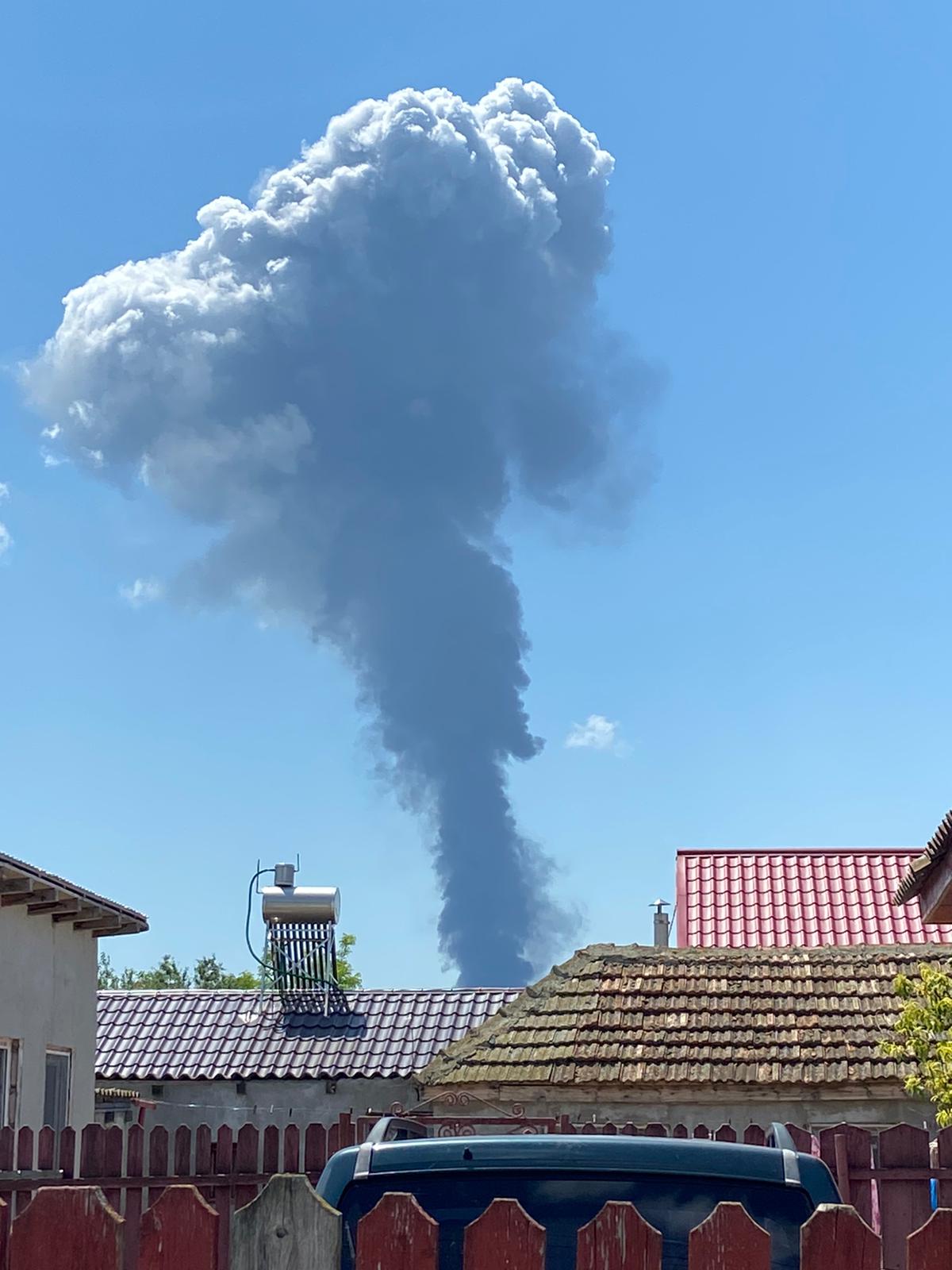 Un mort și 5 răniți după explozia din parcul de rezervoare al Rompetrol ...