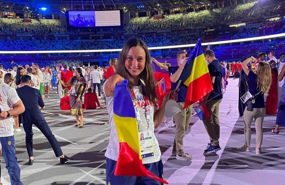 Canotoarea Simona Radiş, portdrapel de ultim moment al României : Europa FM