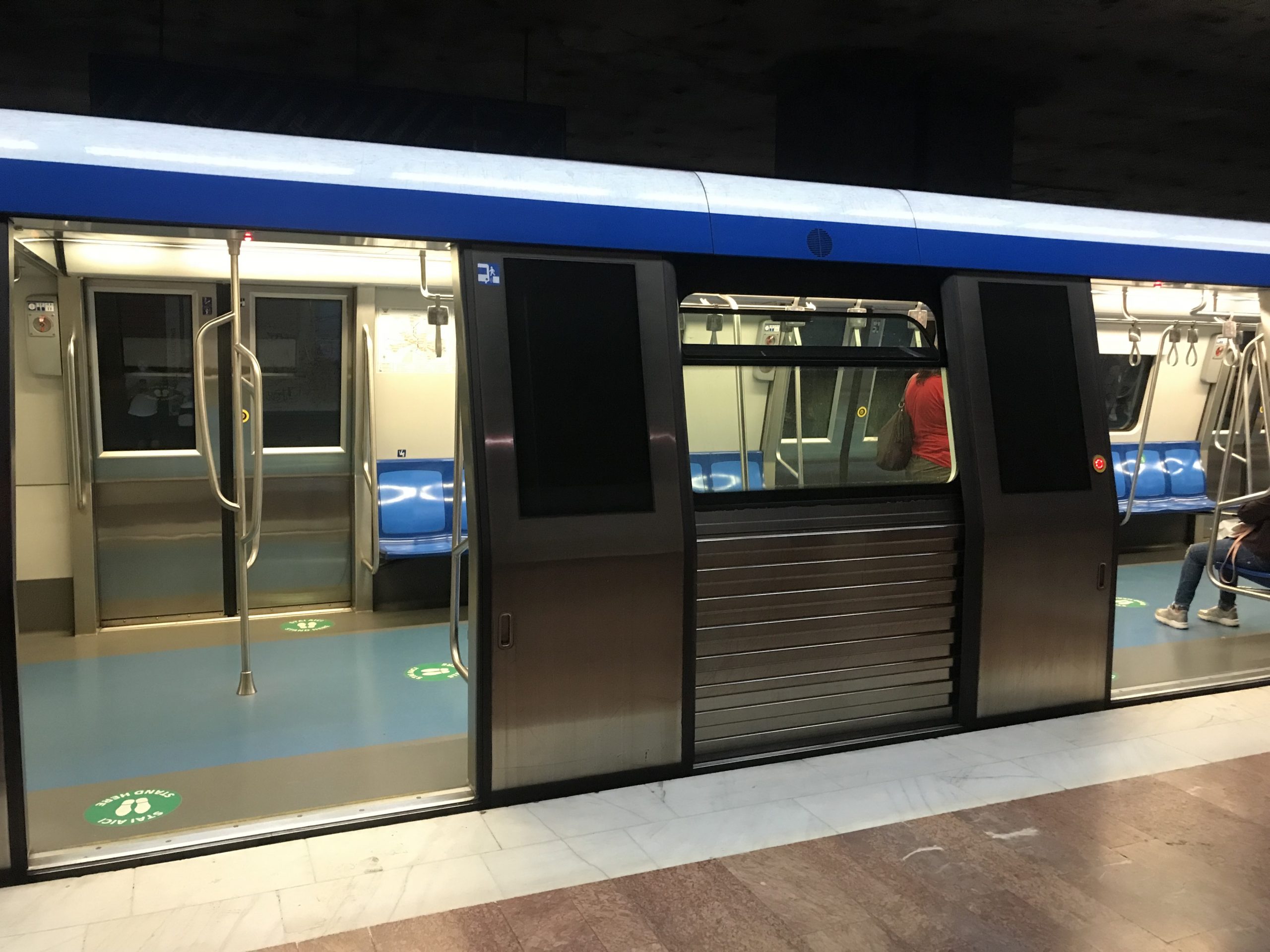 Avarie la metrou: Trenurile nu opresc în Stația Eroii Revoluției ...