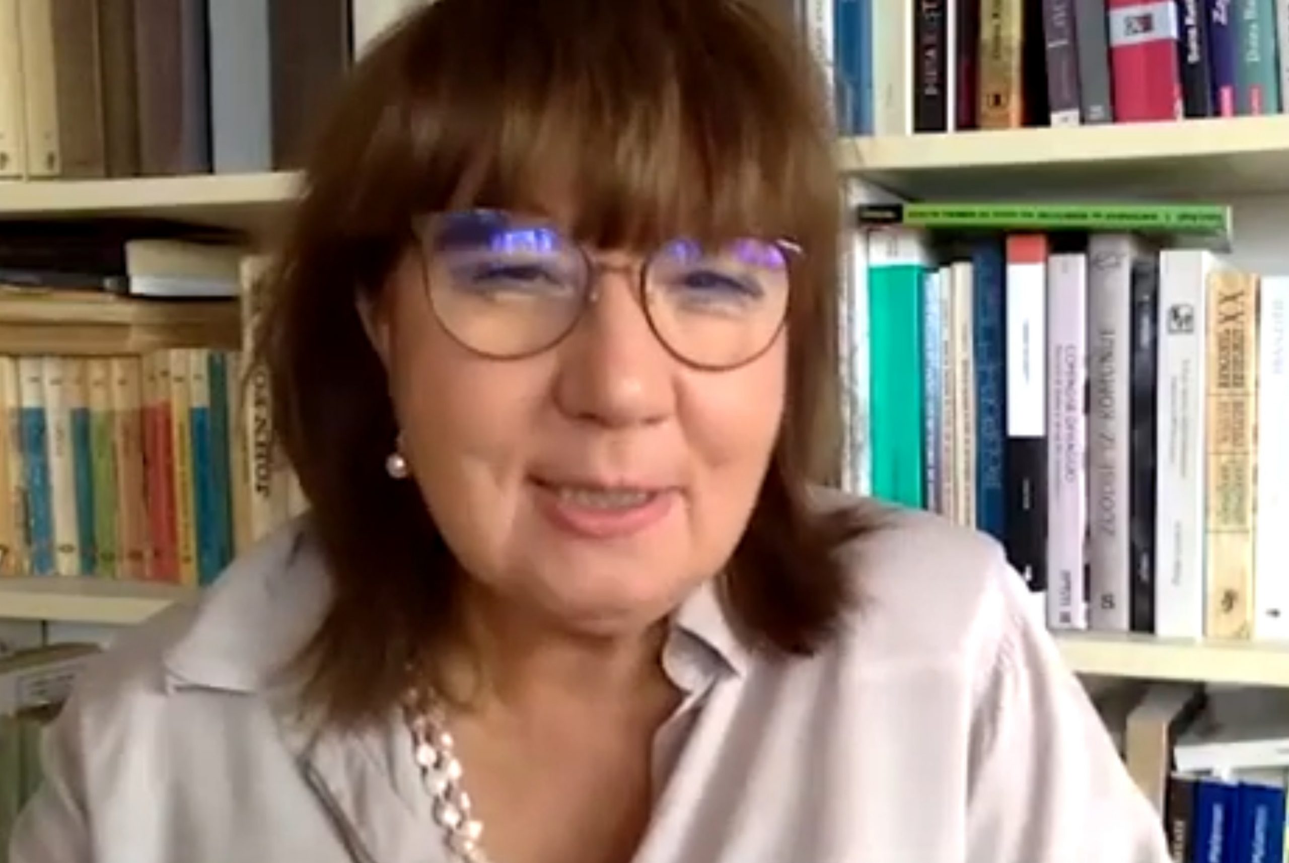 Oameni de milioane: Doina Ruști, coordonatoarea colecției Biblioteca de ...