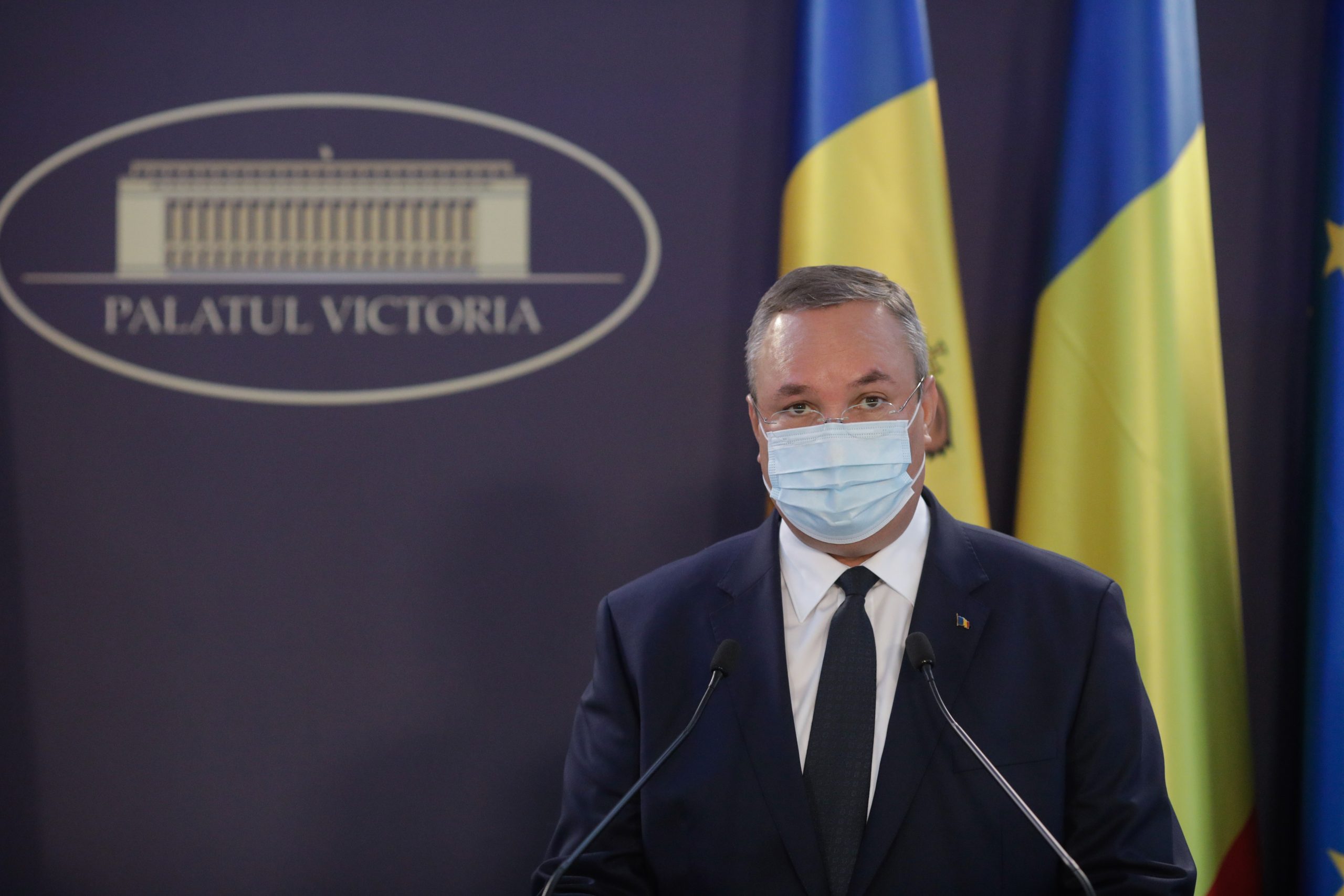 Ciucă, în vizită la Siret, locul prin care mii de ucraineni au intrat ...