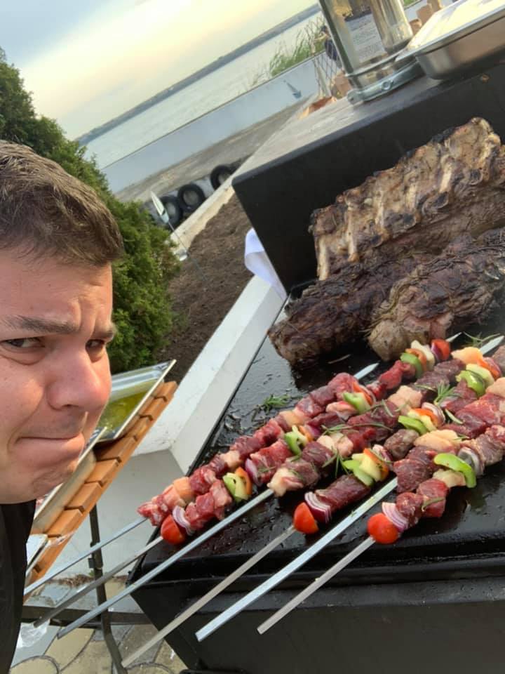 Luca Pastia ne-a dezvăluit secretul unui grătar bine făcut : Europa FM