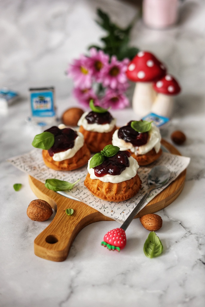 Coolinaria: Papanași baby friendly, cu Toni Junior de la Delaco | AUDIO ...