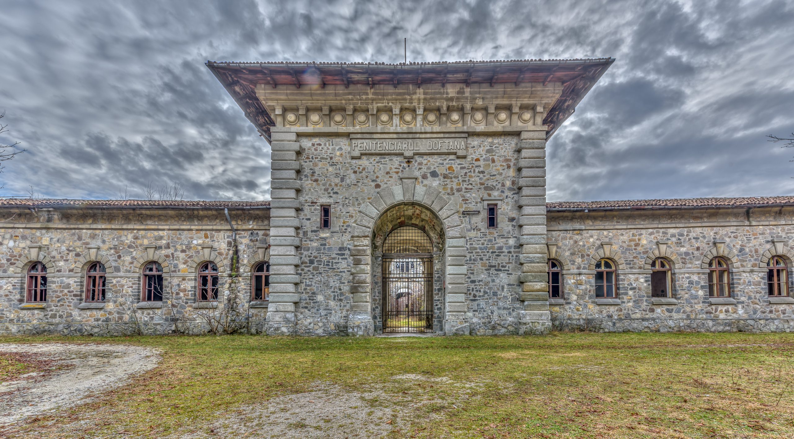 Închisoarea Doftana a fost cumpărată și va fi transformată în hotel ...