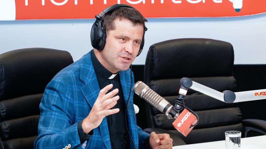 Preotul Francisc Doboș, despre religia în școli | VIDEO : Europa FM