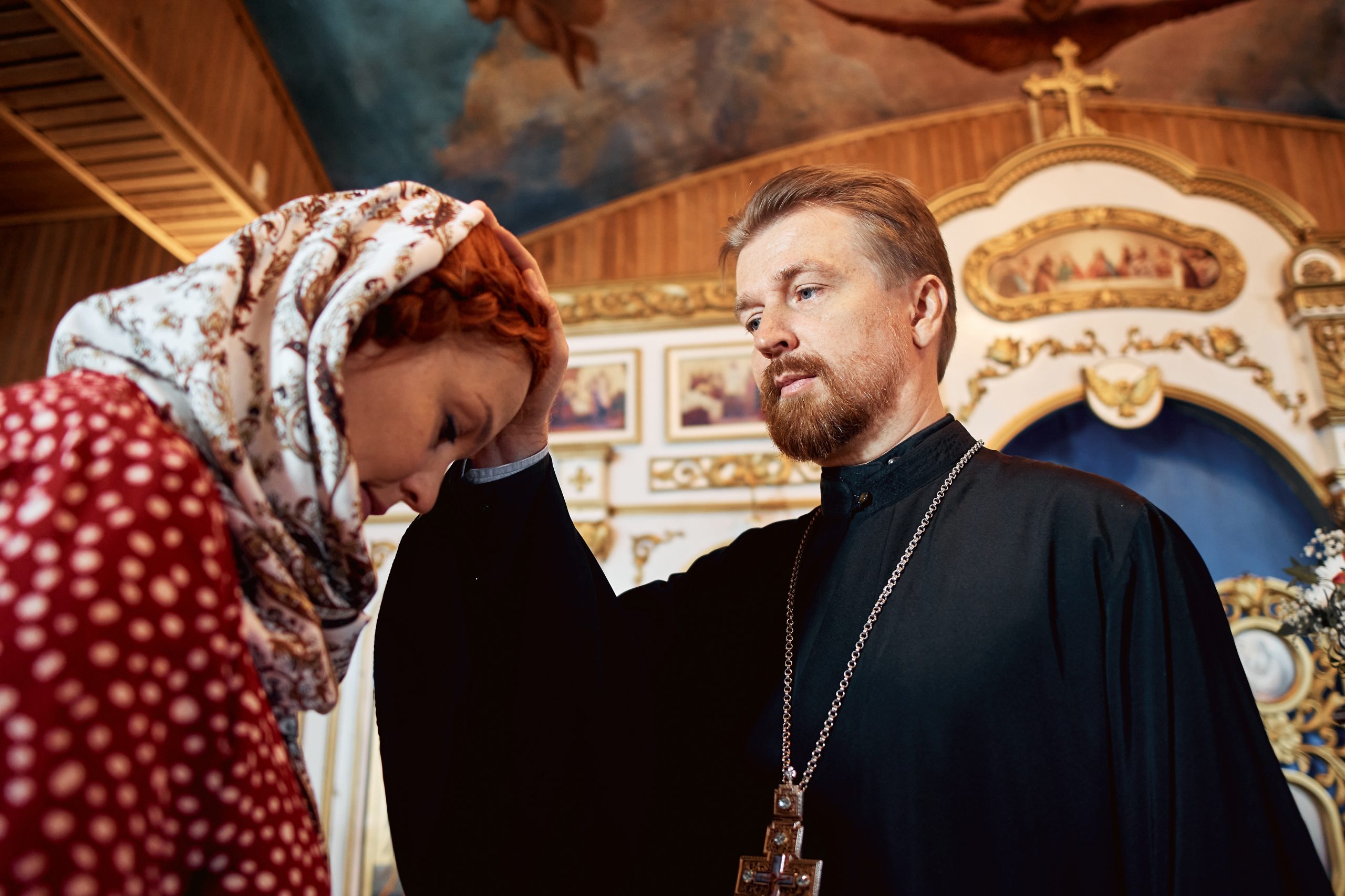 Reguli stricte pentru preoți la spovedanie, impuse de BOR. Glumele ...