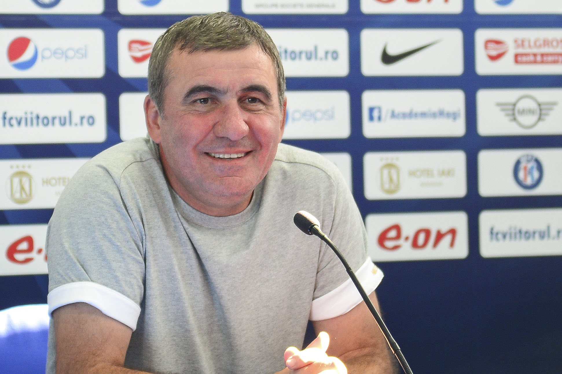 Gică Hagi a fost inclus în top 100 cei mai buni fotbaliști ai tuturor ...